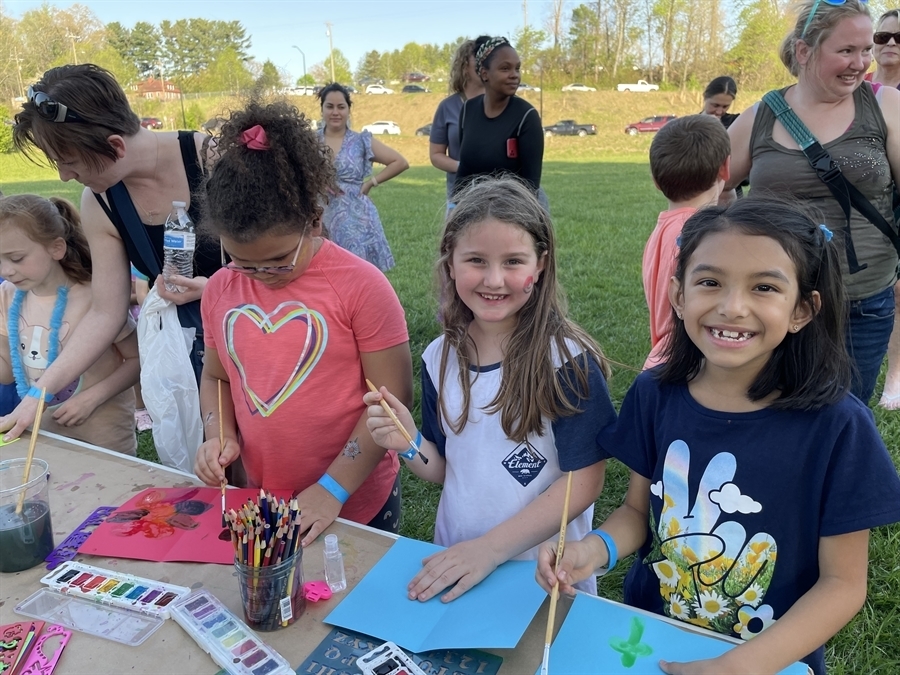 Spring Fling! A Smashing Success! | Sand Hill-Venable Elementary