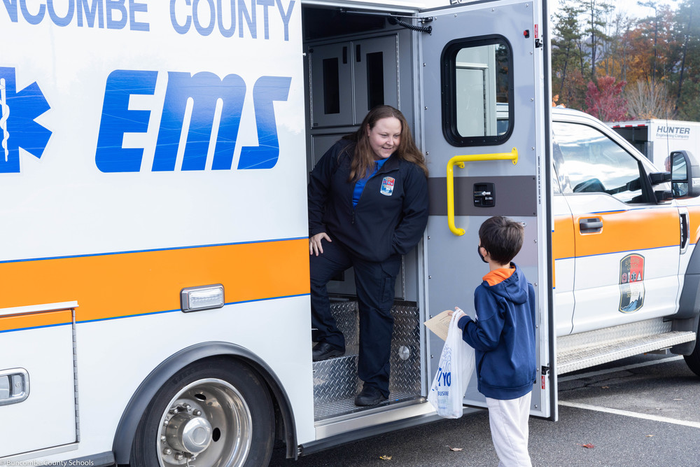 Careers on Wheels brings career education to 5th graders | Buncombe ...